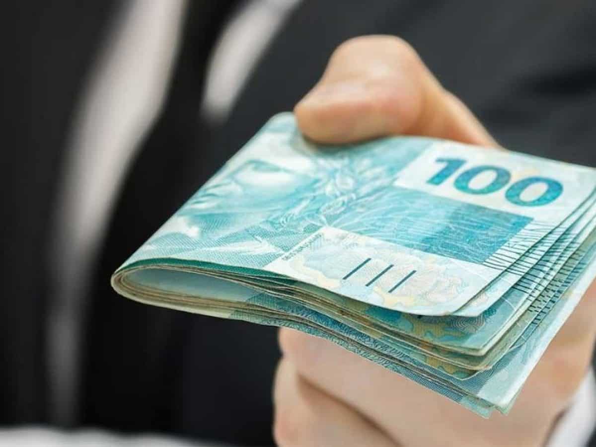 Como ficar milionário? Dicas e hábitos para atingir o primeiro milhão